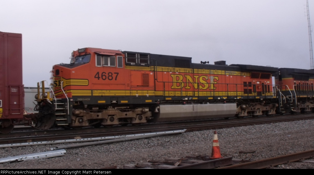 BNSF 4687